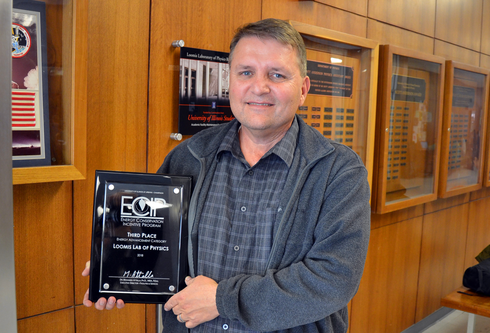 Loomis Lab wins energy conservation award | Physics | Illinois