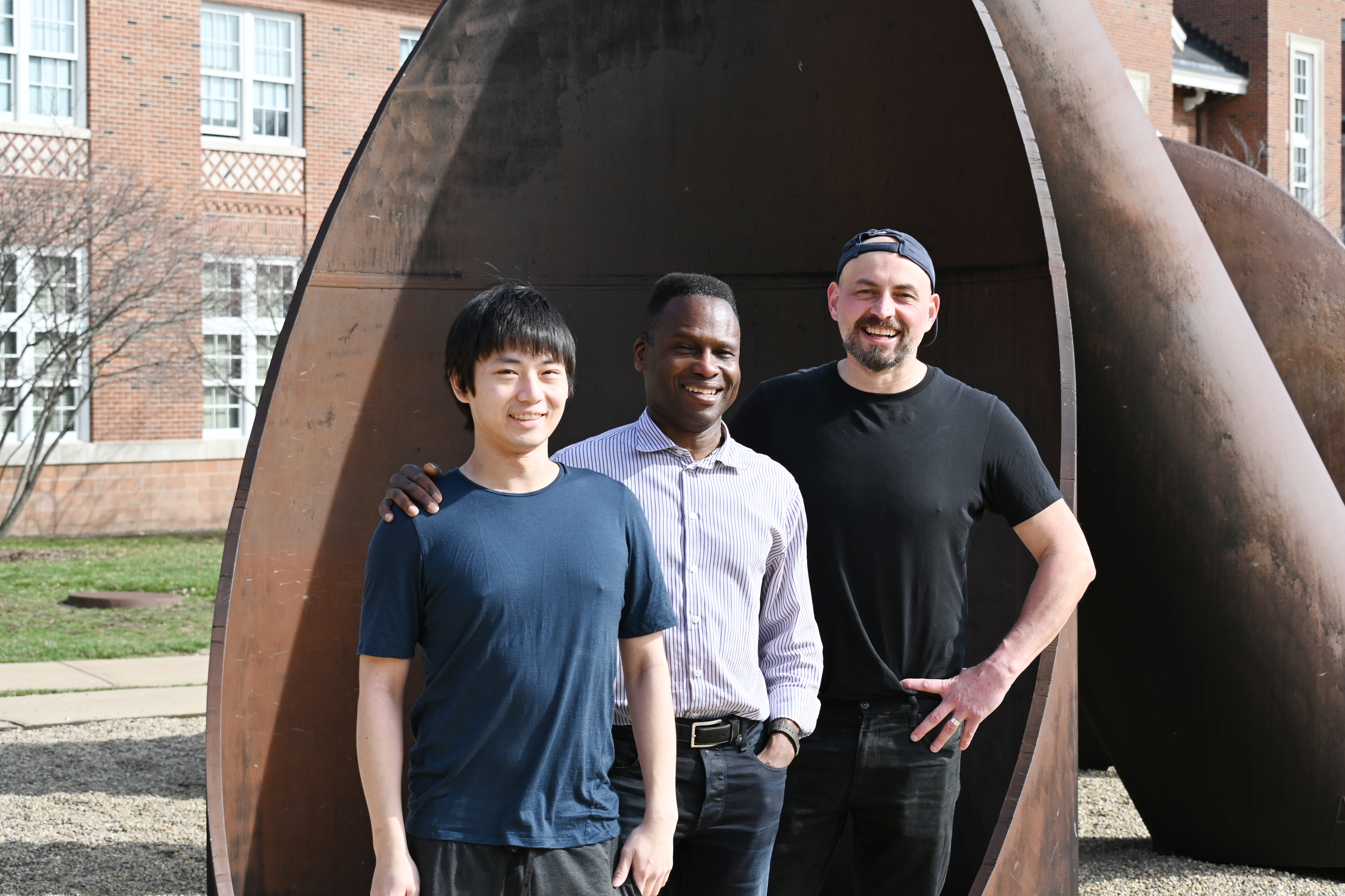 Physicists elucidate connection between symmetry and Mott physics in ...