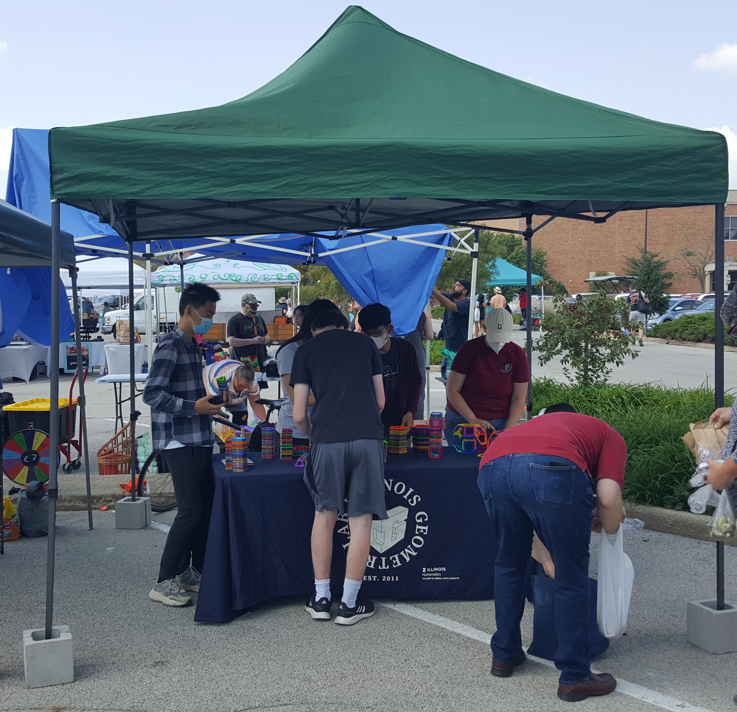 Illinois Geometry Lab Does Science on the Market | Physics | Illinois